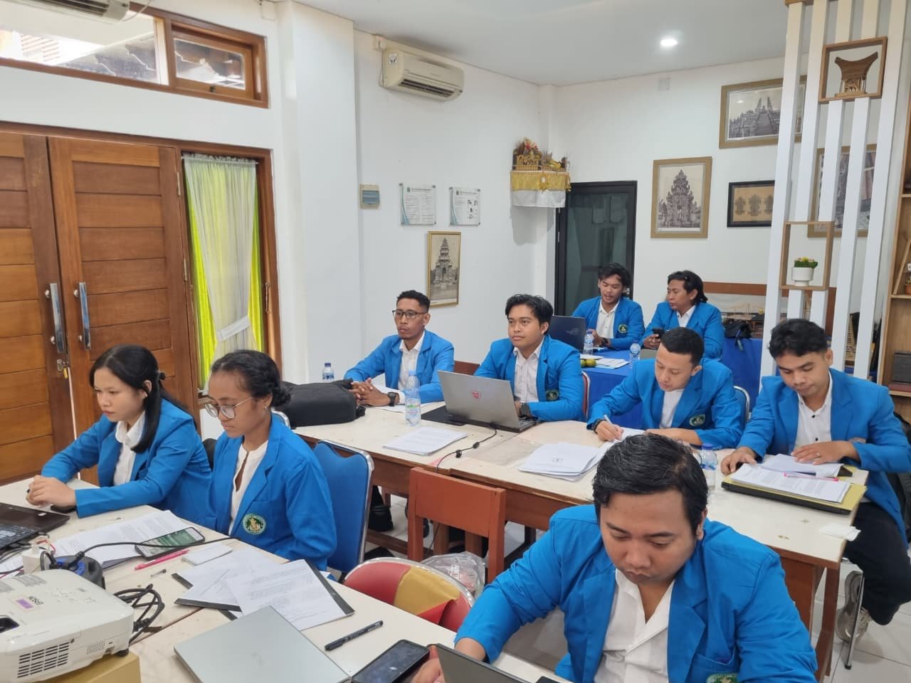 Seminar Akademik Mahasiswa Arsitektur Universitas Dwijendra Angkat Isu ...